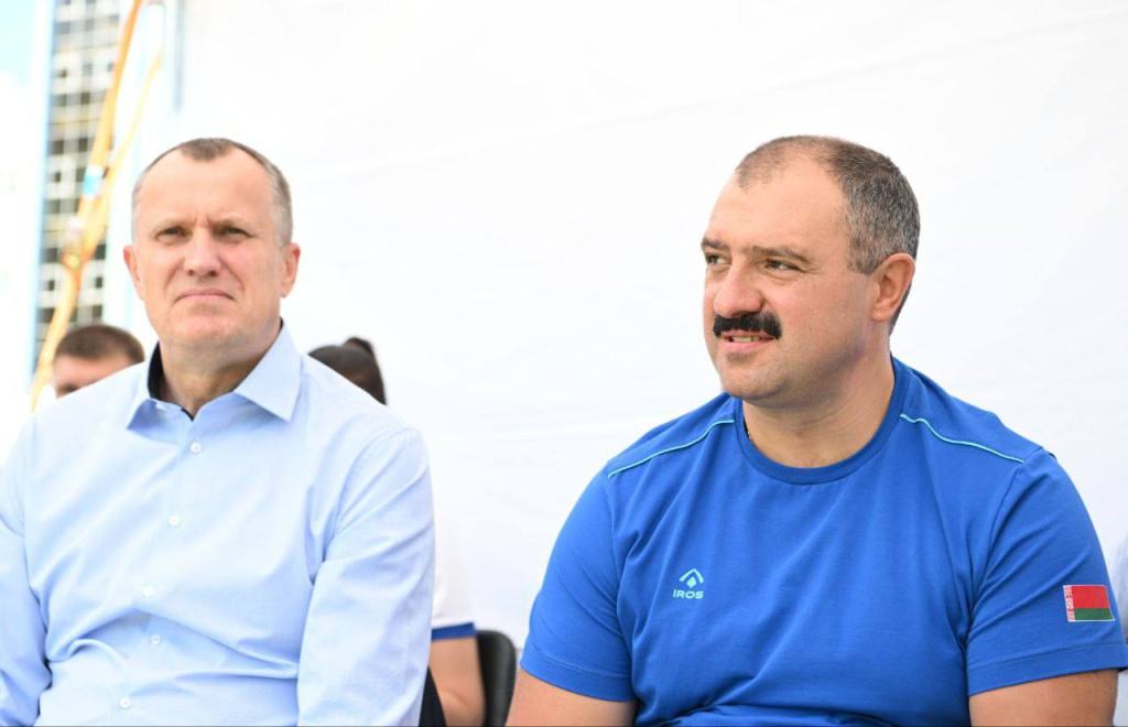 NOC President Viktor Lukashenko visits archery tournament